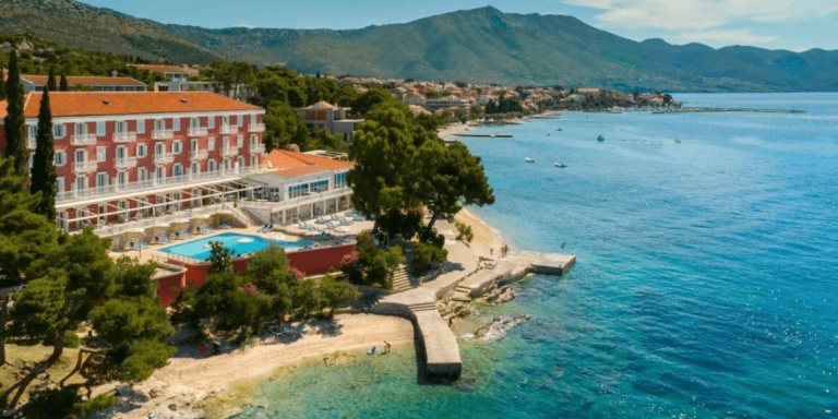 Chorwacja tuż przy plaży. 7 nocy w 4* hotelu w Orebiciu za 2616 PLN